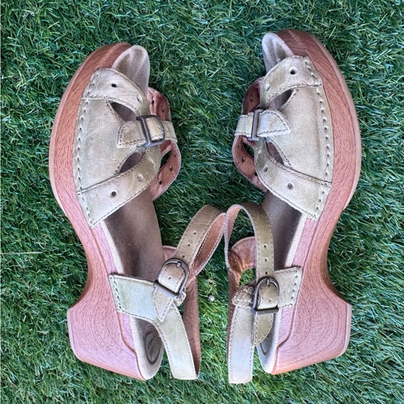 Dansko | Shoes | Dansko Sage Leather Sandal Wooden Clog Size Eu 38 ...